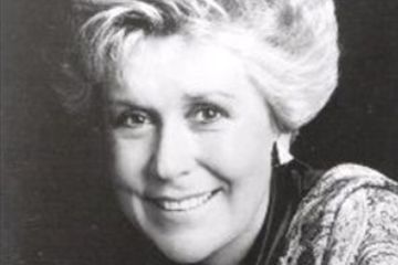 Sarah Walker CBE | Samling Institute for Young Artists
